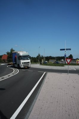 Turborotonde met basaltonblokken